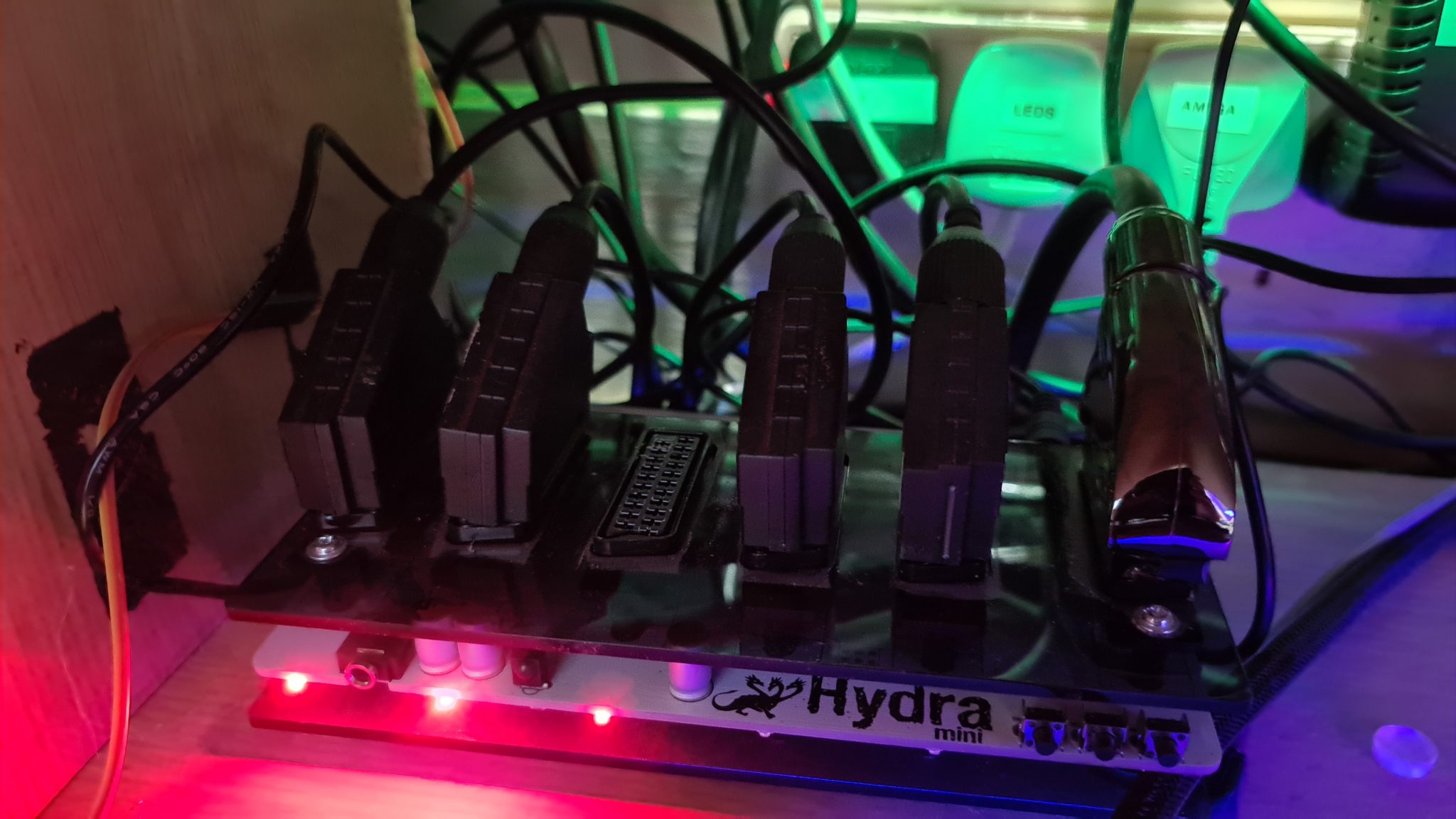 Hydra Scart Switch (Mini) – North Devon Retro Computing Archive