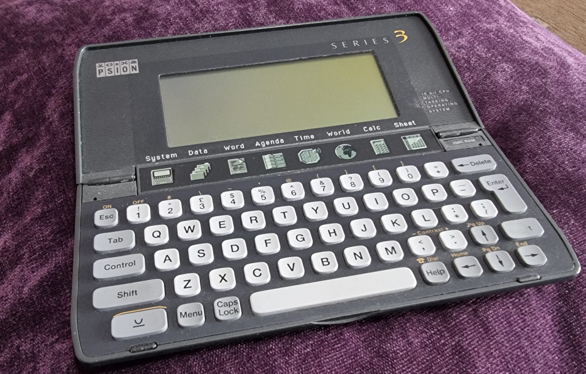 Psion Series 3 – North Devon Retro Computing Archive