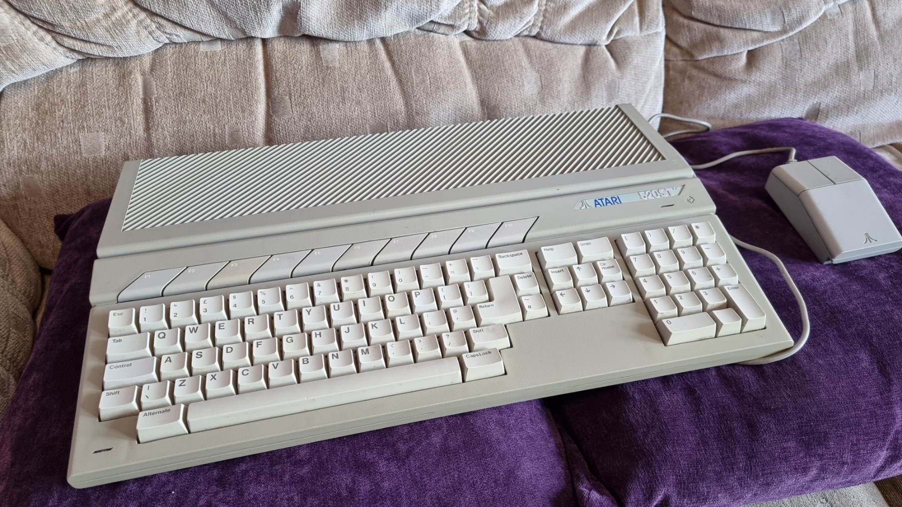 Atari 520STFM * – North Devon Retro Computing Archive