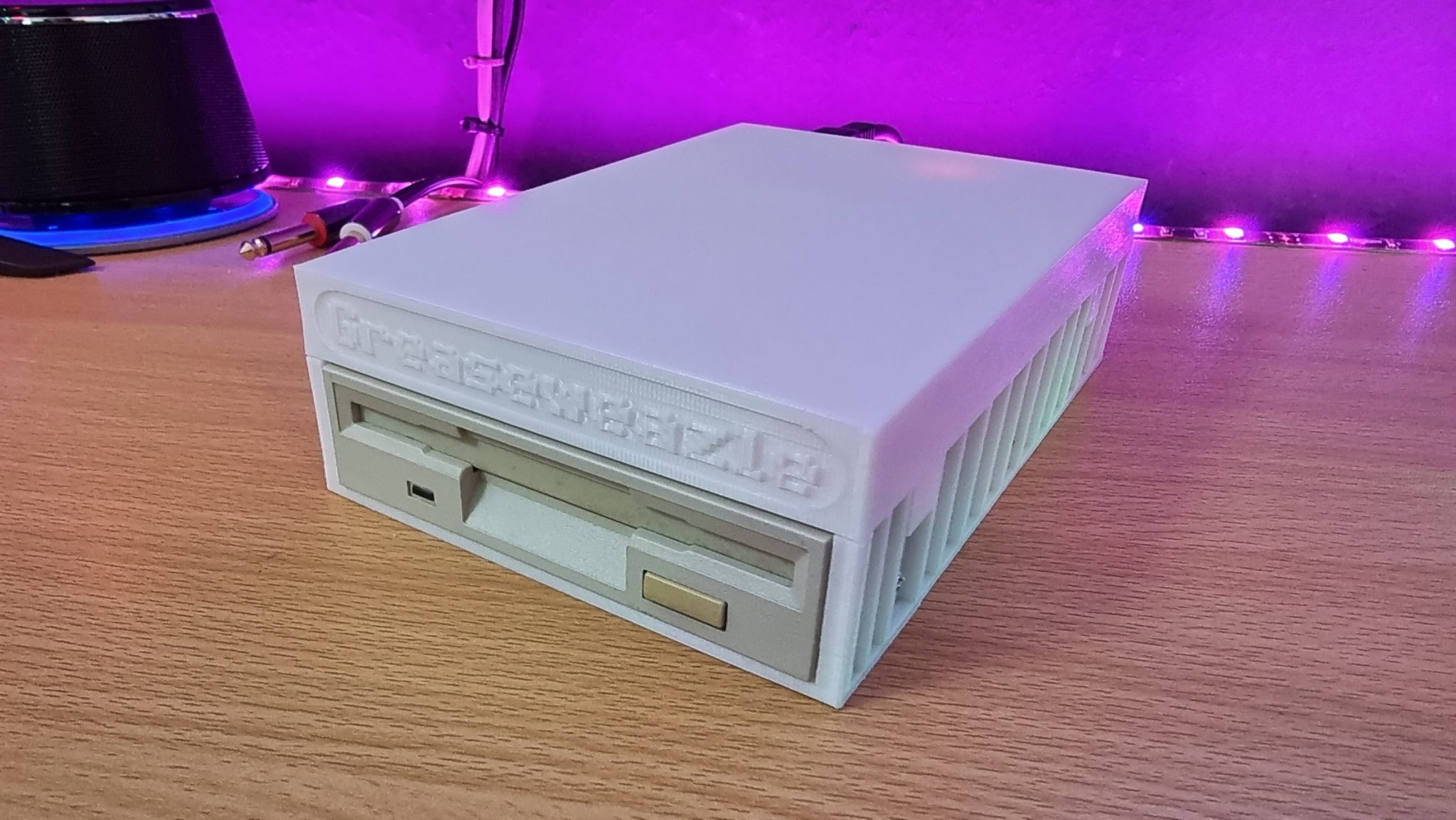 Greaseweazle F7 – Retro USB Floppy Writer – North Devon Retro Computing Archive